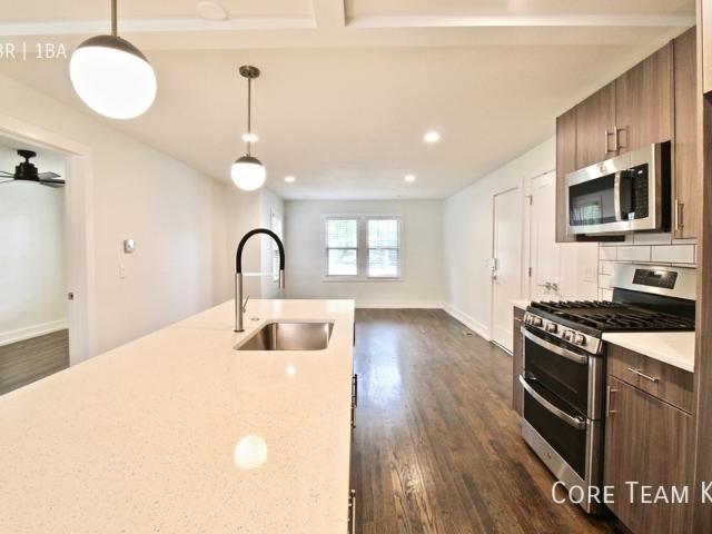 1 BR, 1 BA Apartment 4325 Roanoke Pkwy, Kansas City, MO 64111