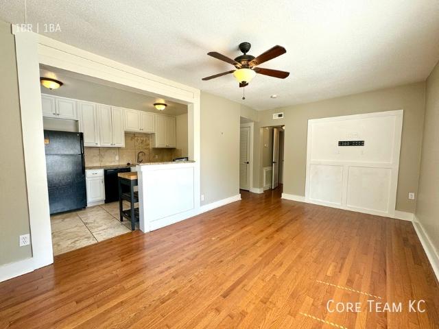 1 BR, 1 BA Apartment 4328 Roanoke Pkwy, Kansas City, MO 64111