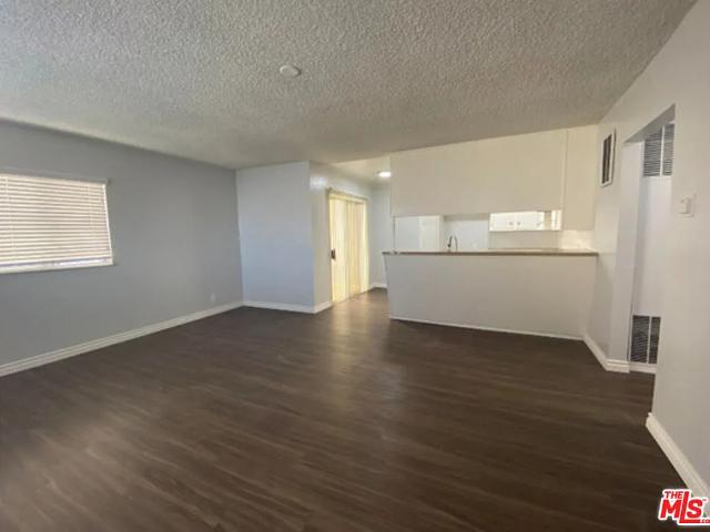 1 BR, 1 BA Apartment 4379 W 141st St, Hawthorne, CA 90250