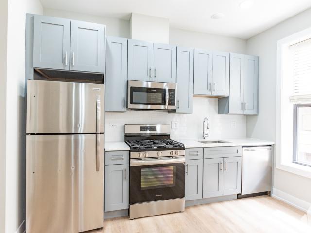 1 BR, 1 BA Apartment 438 West Belden Avenue, Chicago, IL 60614