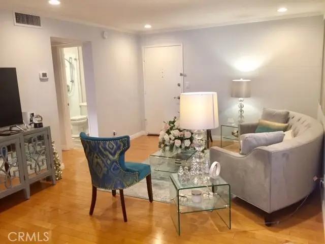 1 BR, 1 BA Apartment 5400 Newcastle Ave, Encino, CA 91316