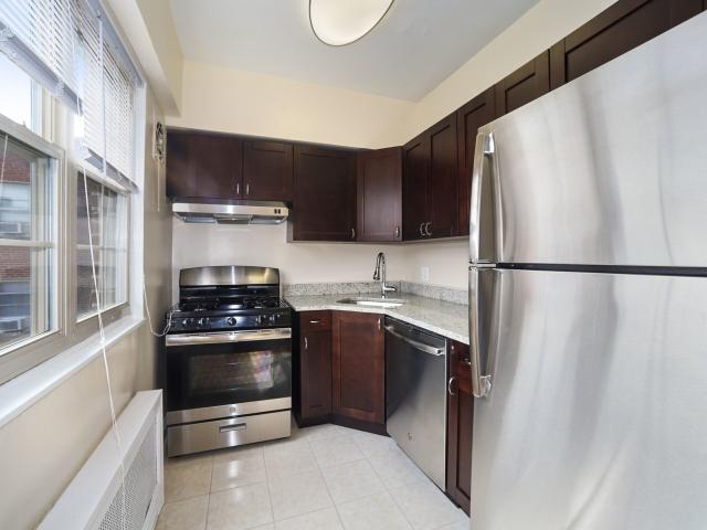 1 BR, 1 BA Apartment 5429 Connecticut Ave NW Unit 302, Washington, DC 20015
