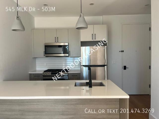 1 BR, 1 BA Apartment 545 MLK Dr, Jersey City, NJ 07304