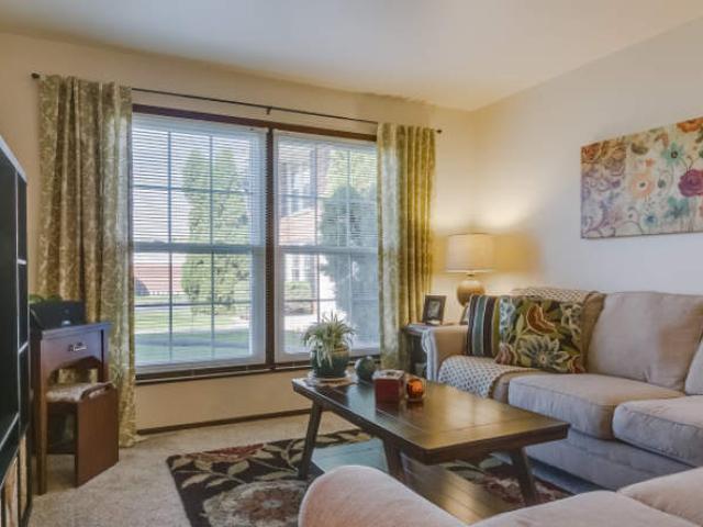 1 BR, 1 BA Apartment 5470 S Tuckaway Ln, Greenfield, WI 53221