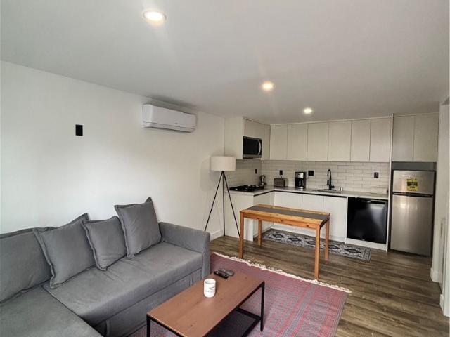 1 BR, 1 BA Apartment 5500 Keokuk Avenue, Woodland Hills, CA 91367