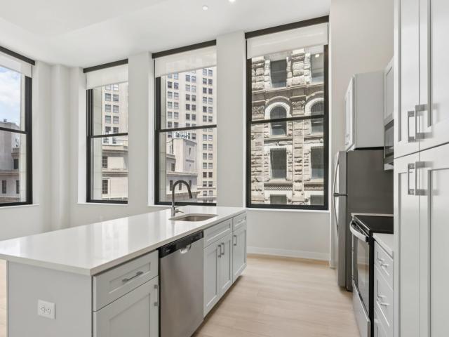 1 BR, 1 BA Apartment 550 Wood Street Unit 0521, Pittsburgh, PA 15222