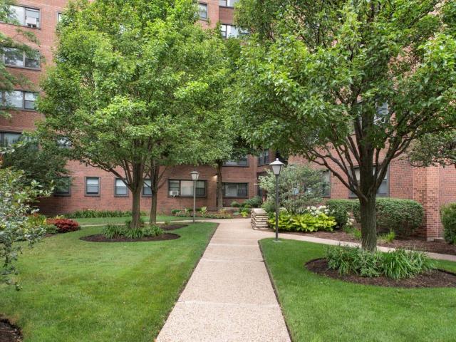 1 BR, 1 BA Apartment 5550 S Dorchester Avenue Unit 1301, Chicago, IL 60637
