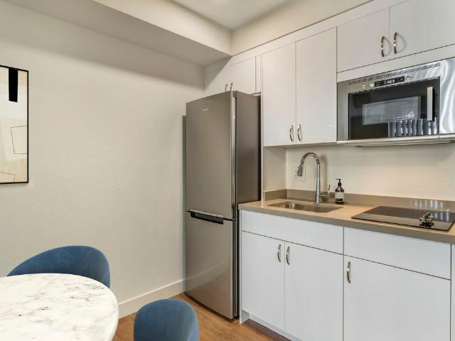 1 BR, 1 BA Apartment 555 West Middlefield Road Unit 00M 204, Mountain View, CA 94043