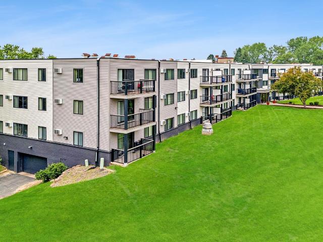 1 BR, 1 BA Apartment 560 West Sandhurst Drive Unit 545 208, Saint Paul, MN 55113