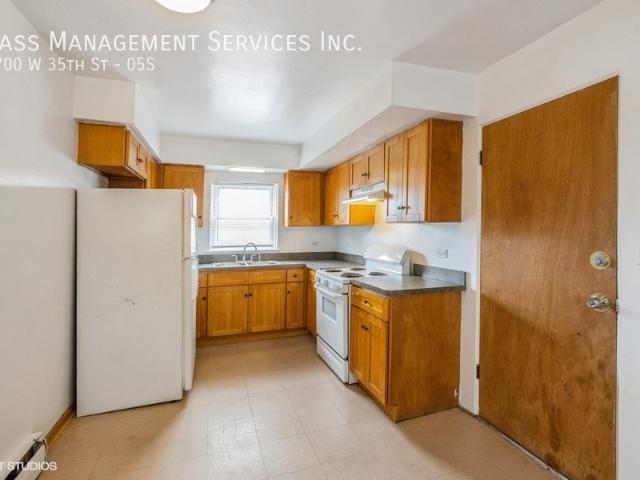 1 BR, 1 BA Apartment 5700 W 35th St, Cicero, IL 60804