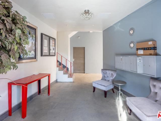 1 BR, 1 BA Apartment 5831 Carlton Way, Los Angeles, CA 90028