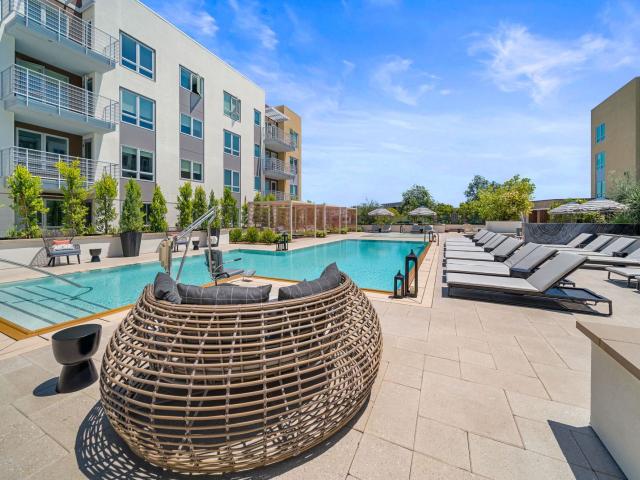 1 BR, 1 BA Apartment 585 Anton Boulevard Unit 2614, Costa Mesa, CA 92626