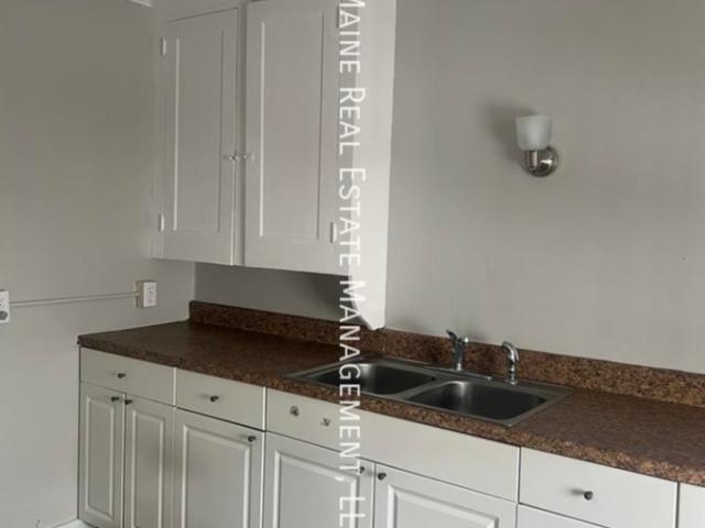 1 BR, 1 BA Apartment 591 Main St, Bangor, ME 04401