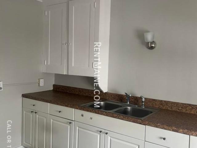 1 BR, 1 BA Apartment 591 Main St, Bangor, ME 04401
