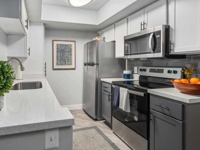 1 BR, 1 BA Apartment 5959 W Greenway Rd Unit 124, Glendale, AZ 85306