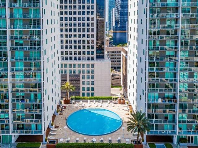 1 BR, 1 BA Apartment 500 Brickell Avenue, Miami, FL 33131