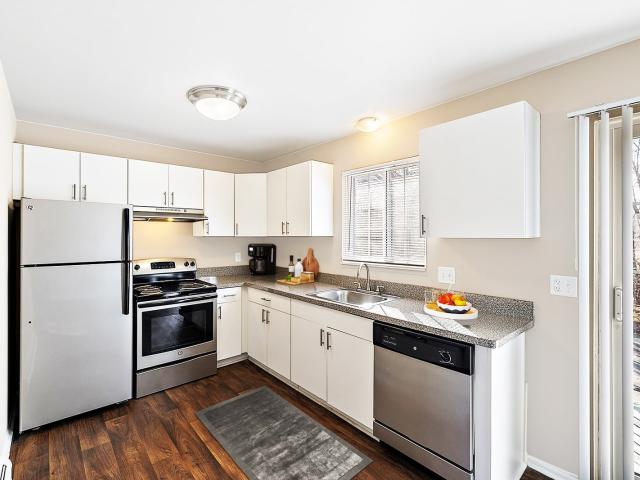 1 BR, 1 BA Apartment 500 Coachman Dr Unit 712 2, Troy, MI 48083