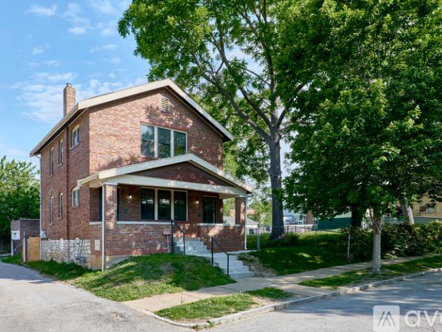1 BR, 1 BA Apartment 5021 Ray Avenue, Unit A, St. Louis, MO 63116