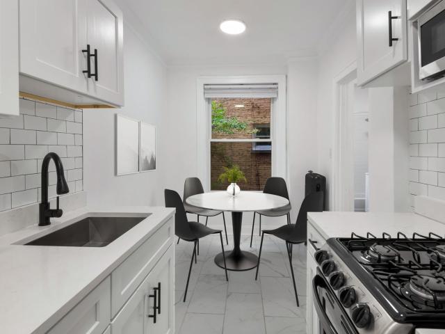 1 BR, 1 BA Apartment 5036 N Sheridan Rd Unit 5036 106, Chicago, IL 60640