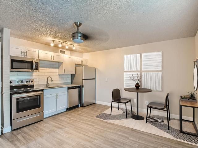 1 BR, 1 BA Apartment 5038 North 55th Avenue Unit 1042, Glendale, AZ 85301
