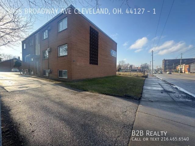 1 BR, 1 BA Apartment 5058 BROADWAY AVE CLEVELAND, OH. 44127, Cleveland, OH 44127