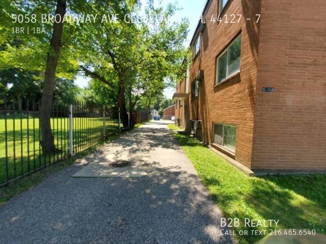1 BR, 1 BA Apartment 5058 BROADWAY AVE CLEVELAND, OH. 44127, Cleveland, OH 44127