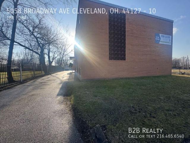 2 BR, 1 BA Apartment 5058 BROADWAY AVE CLEVELAND, OH. 44127, Cleveland, OH 44127