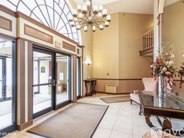 1 BR, 1 BA Apartment 509 Aurora Ave, Unit 116, Naperville, IL 60540