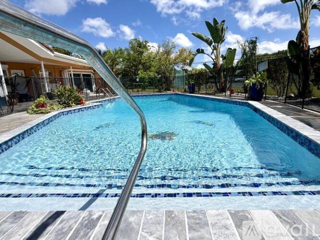 1 BR, 1 BA Apartment 5105 White Oak Ln, Tamarac, FL 33319