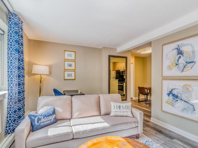1 BR, 1 BA Apartment 5115 N Sheridan Rd Unit 204, Chicago, IL 60640