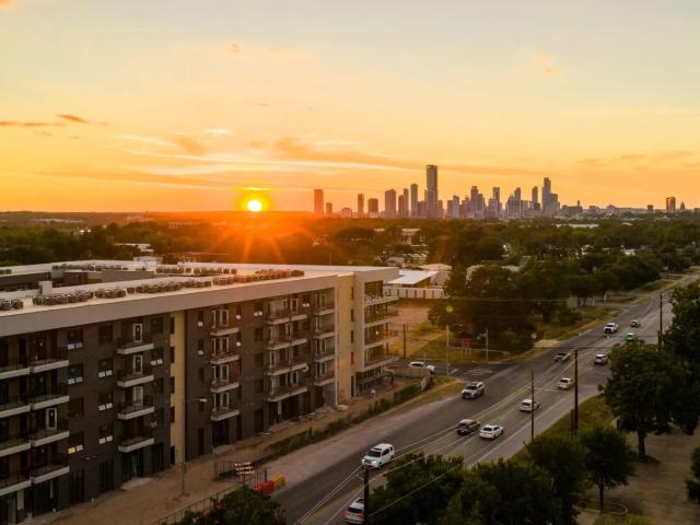1 BR, 1 BA Apartment 5118 E 7th St, Austin, TX 78702