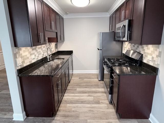 1 BR, 1 BA Apartment 5118 Fairview Ave, Downers Grove, IL 60515