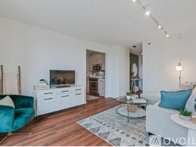 1 BR, 1 BA Apartment 511 N Kingsbury St, Unit 1202, Chicago, IL 60654