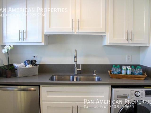 1 BR, 1 BA Apartment 5132 E. Livingston Dr Long Beach, CA 90803