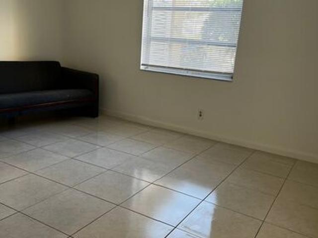 1 BR, 1 BA Apartment 5156 NE 6th Ave, Unit 808, Oakland Park, FL 33334
