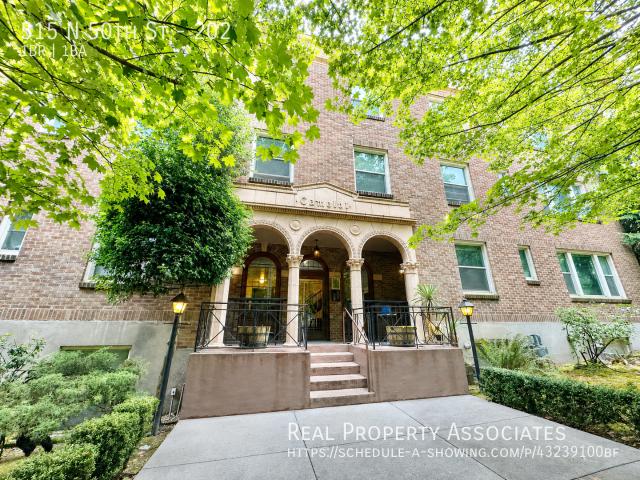 1 BR, 1 BA Apartment 515 N 50th St, Seattle, WA 98103