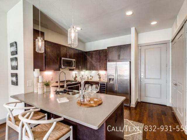 1 BR, 1 BA Apartment 5195 Hidalgo St, Houston, TX 77056