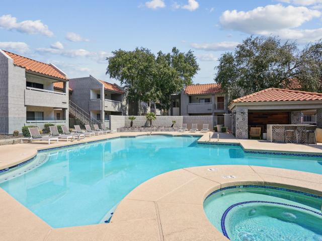 1 BR, 1 BA Apartment 5205 West Thunderbird Road Unit 2009, Glendale, AZ 85306