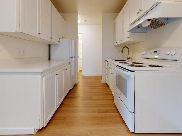 1 BR, 1 BA Apartment 520 Summit Avenue East Unit 102, Seattle, WA 98102