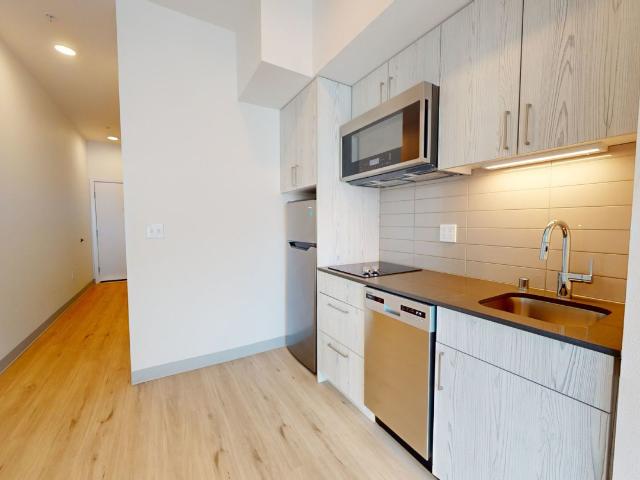 1 BR, 1 BA Apartment 5231 Rainier Ave S Unit 102, Seattle, WA 98118