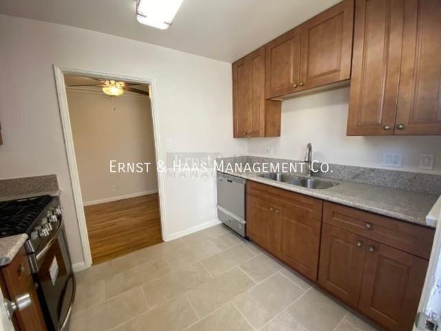 1 BR, 1 BA Apartment 5235 E. The Toledo, Long Beach, CA 90803