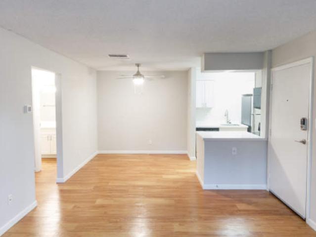1 BR, 1 BA Apartment 5250 E Cherry Creek S Dr, Denver, CO 80246