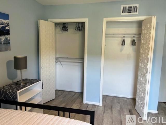 1 BR, 1 BA Apartment 5260 Crossbow Cir, Unit Full Bedroom with 2 Closets and Private Bathroom, Pool and Balcony, Cave Spring, VA 24018