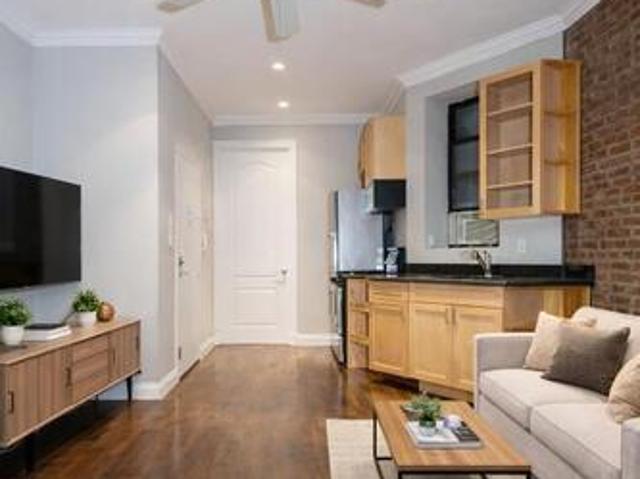 1 BR, 1 BA Apartment 52 Barrow St, Unit LL, New York City, NY 10014