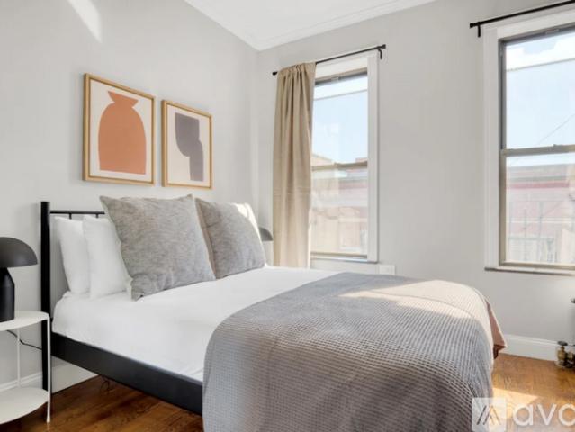 1 BR, 1 BA Apartment 52 Barrow St, Unit 4A, New York City, NY 10014