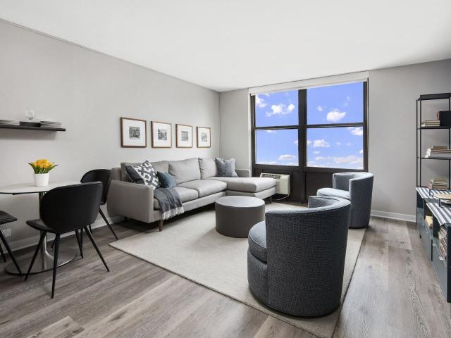 1 BR, 1 BA Apartment 533 West Barry Avenue Unit 016H, Chicago, IL 60657
