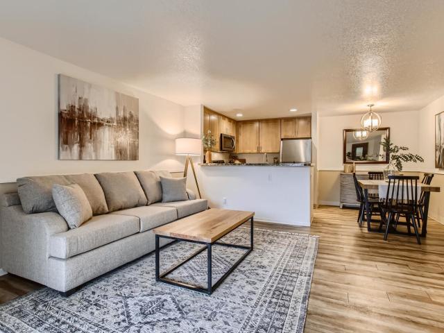 1 BR, 1 BA Apartment 5300 Parkview Drive Unit 2056, Lake Oswego, OR 97035