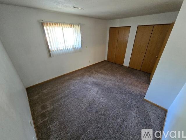 1 BR, 1 BA Apartment 530 23rd St, Unit Bottom floor, Bettendorf, IA 52722