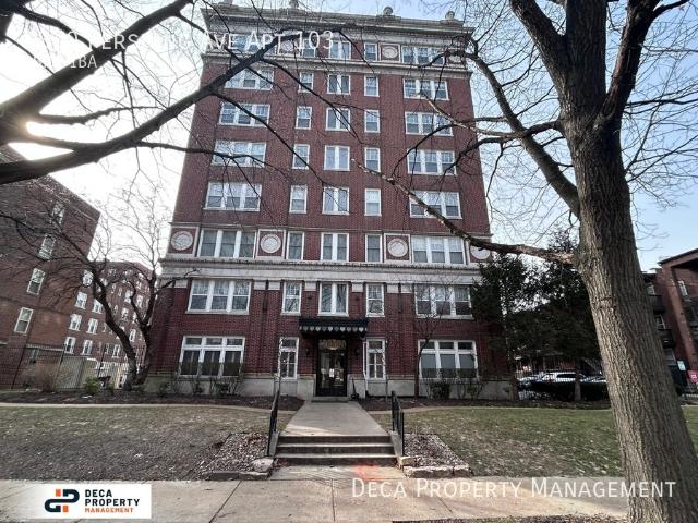 1 BR, 1 BA Apartment 5330 Pershing Ave Apt 103, Saint Louis, MO 63112