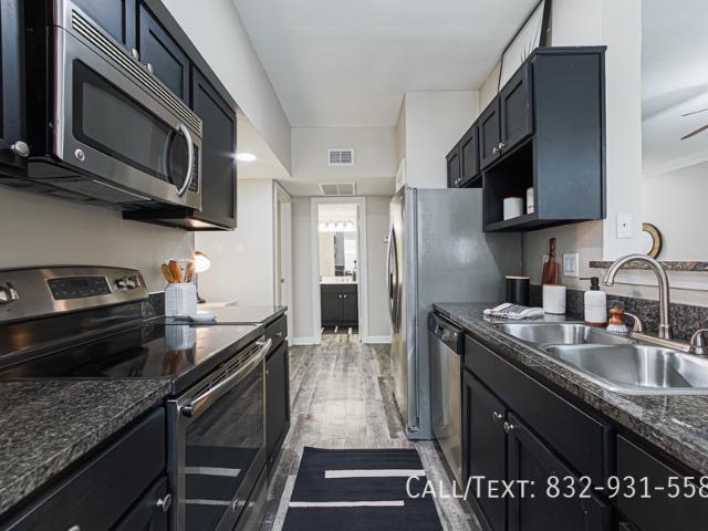 1 BR, 1 BA Apartment 5335 W Loop S, Houston, TX 77081